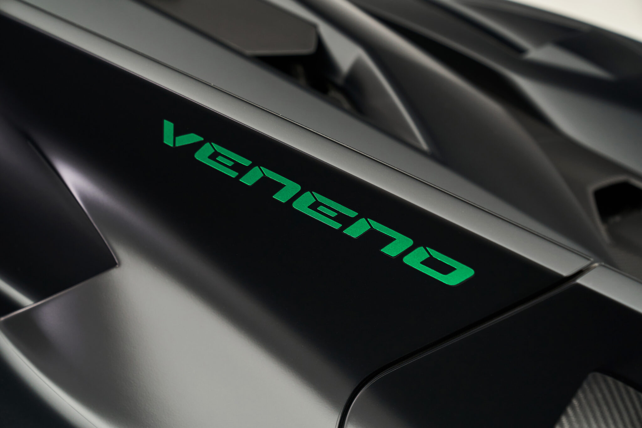 Lamborghini Veneno Roadster 1 of 9 in the world - VIP MOTORS